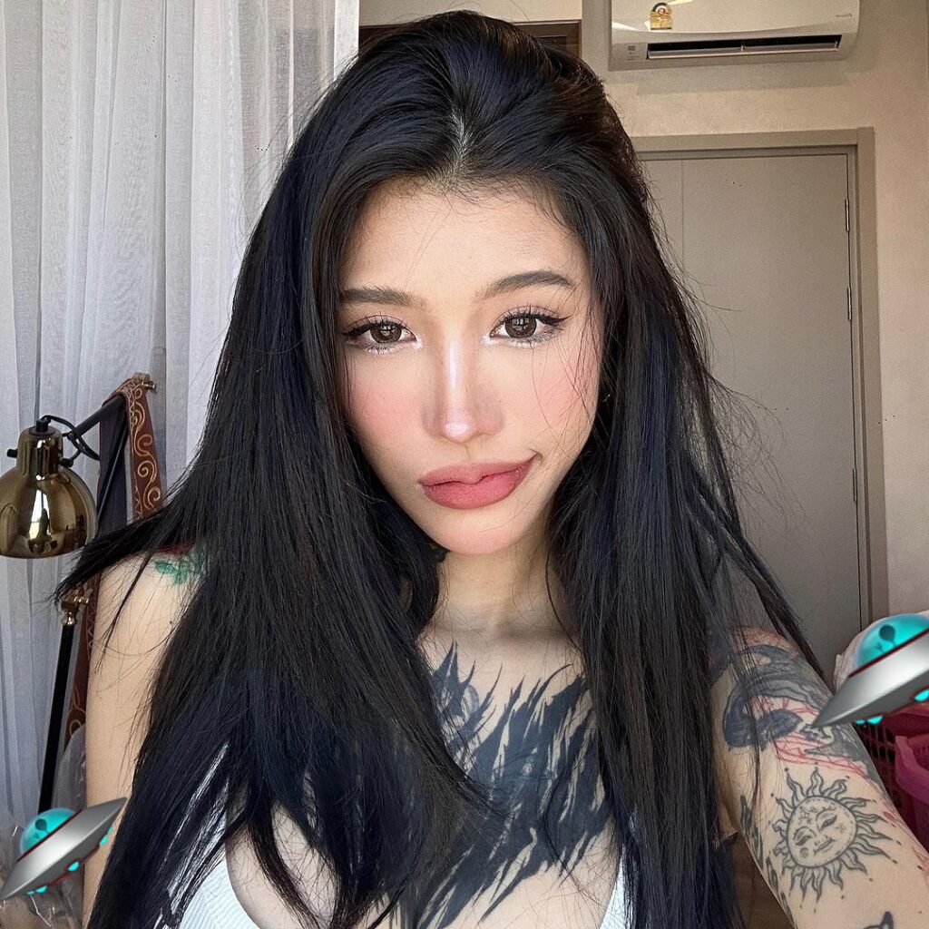 Cornne น้องคอนเน่ สาวสวย สายแฟชั่น กับผลงานเด็ดๆ สุดเซ็กซี่