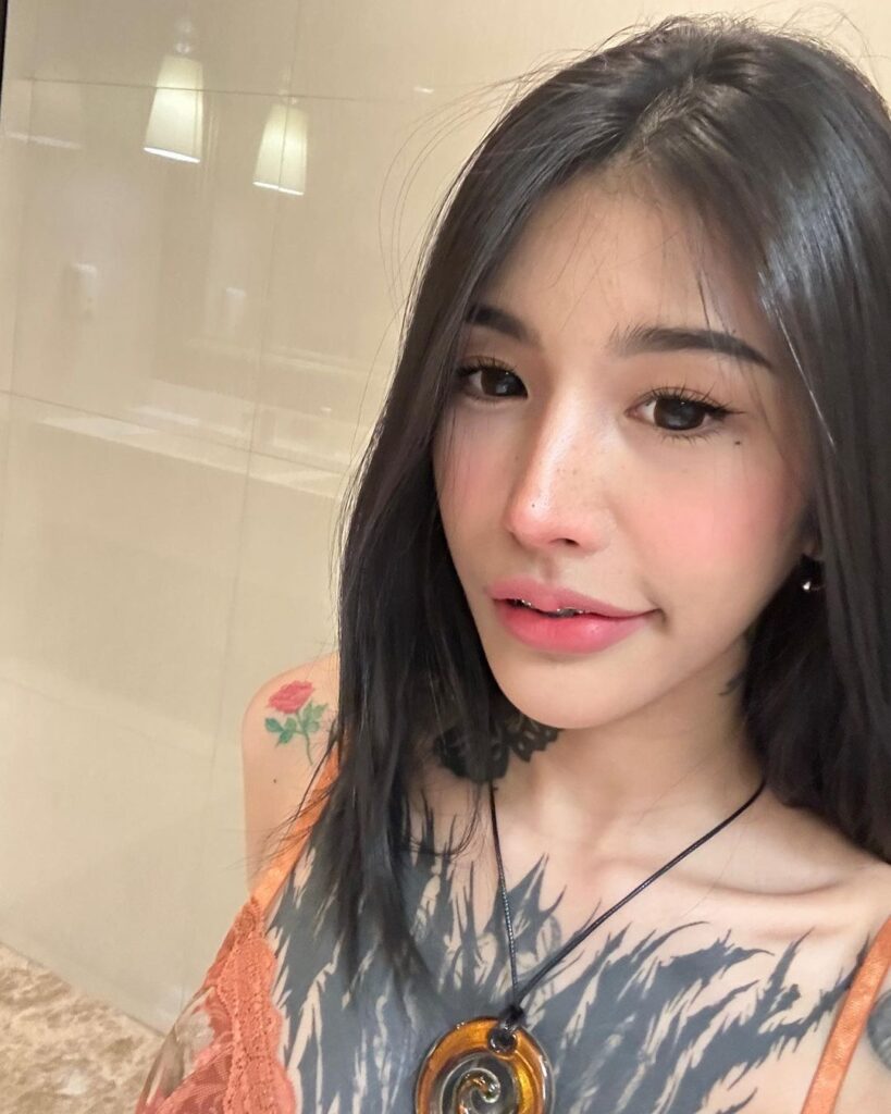 Cornne น้องคอนเน่ สาวสวย สายแฟชั่น กับผลงานเด็ดๆ สุดเซ็กซี่